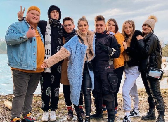 Wybierz najładniejsze zdjęcie członków Team X 2 | sameQuizy